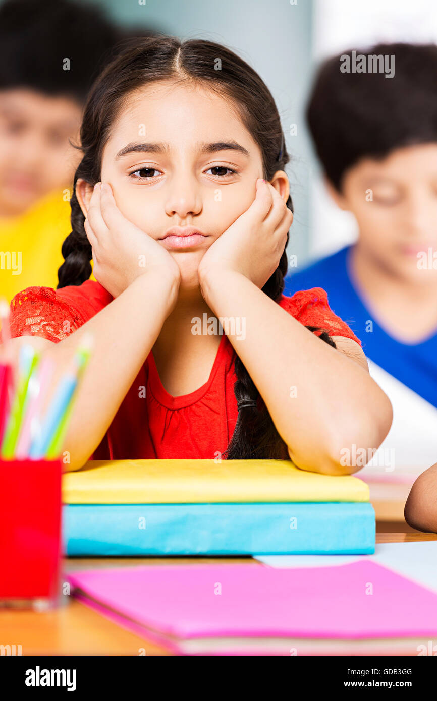 School classroom kids hands up hi-res stock photography and images - Alamy