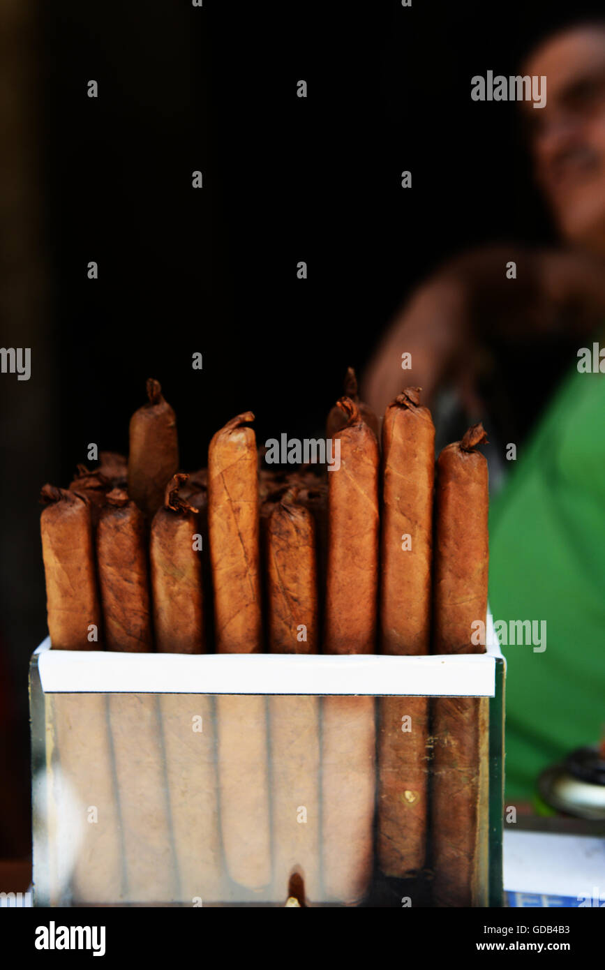 Cigars havana hi-res stock photography and images - Alamy