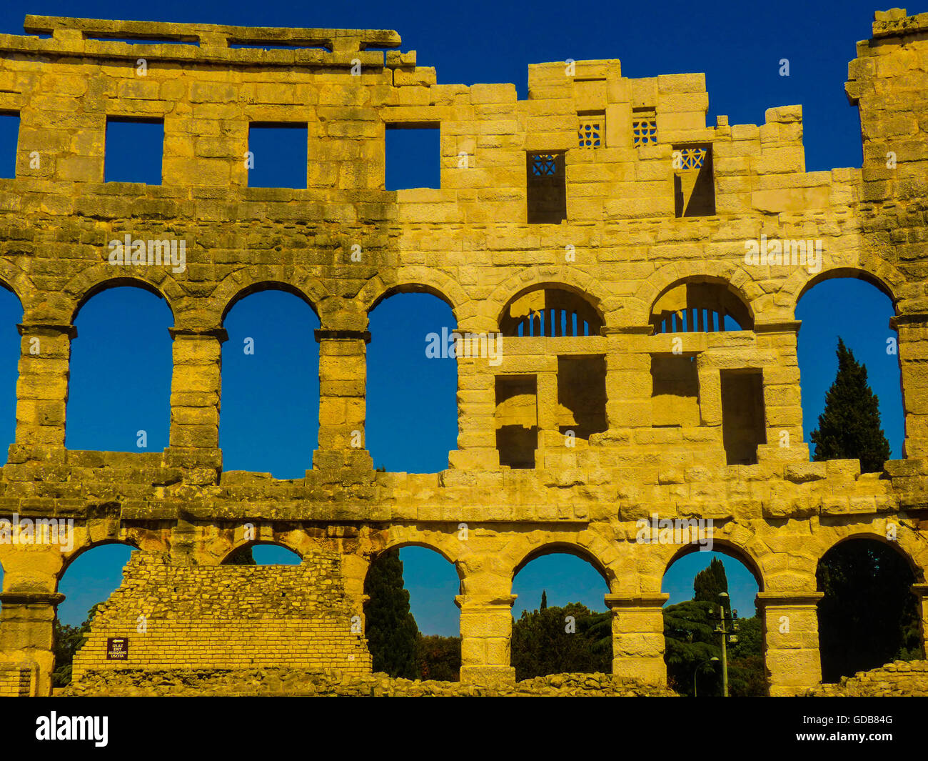 Coliseum architecture hi-res stock photography and images - Alamy