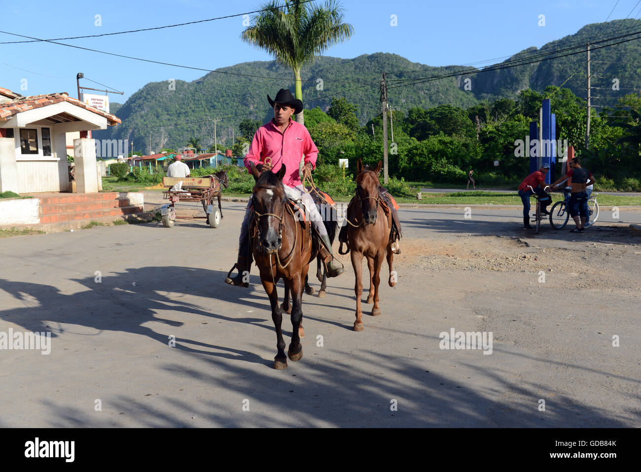 Cuba cuban cowboy rancher horseback hi-res stock photography and images ...