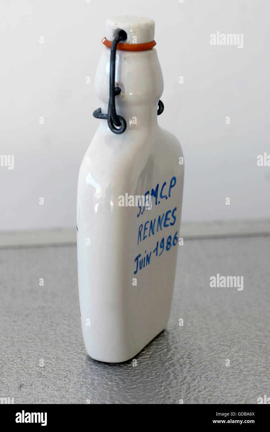 Hip flask history hi-res stock photography and images - Alamy