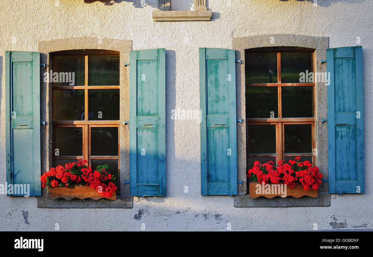 Windows flowers in old hi-res stock photography and images - Alamy