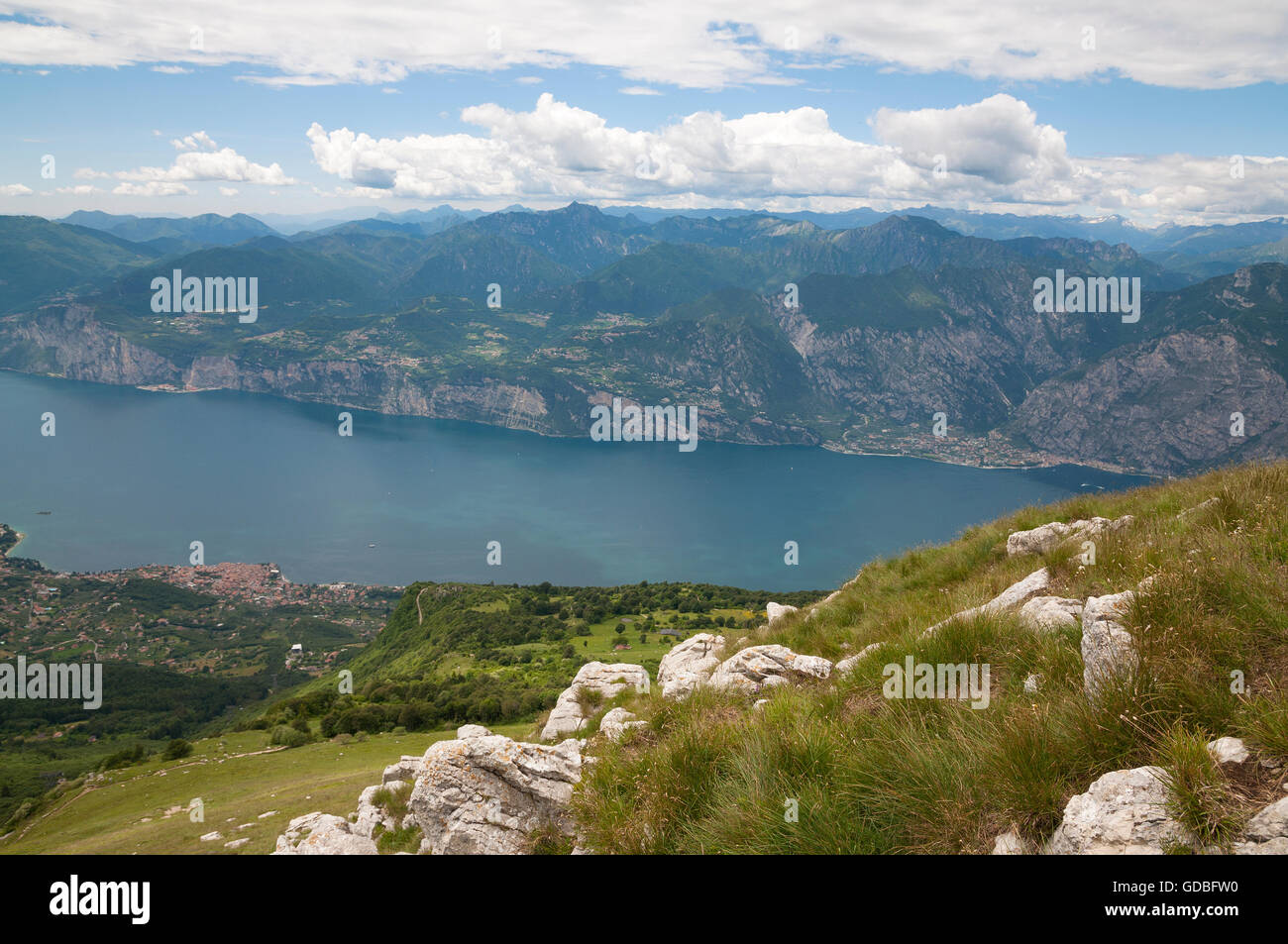 Lago di garda from air hi-res stock photography and images - Alamy
