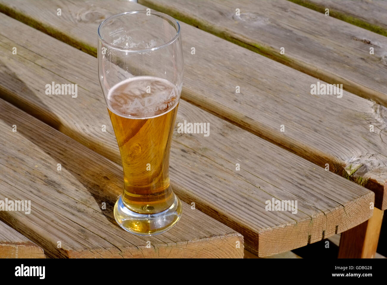 Shadow bar hi-res stock photography and images - Alamy