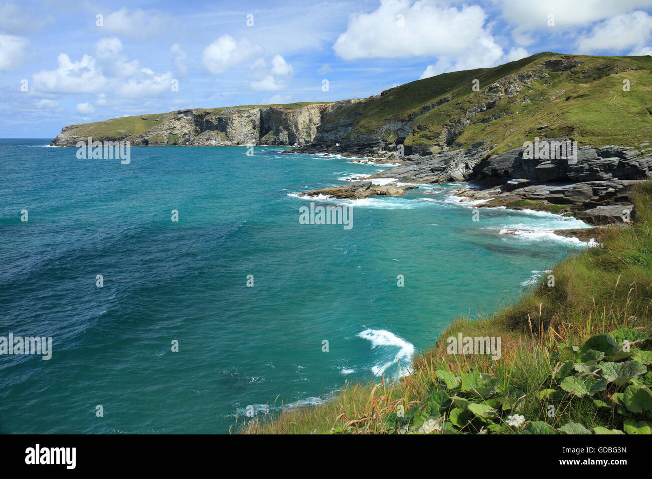 Cave at trebarwith strand hi-res stock photography and images - Alamy