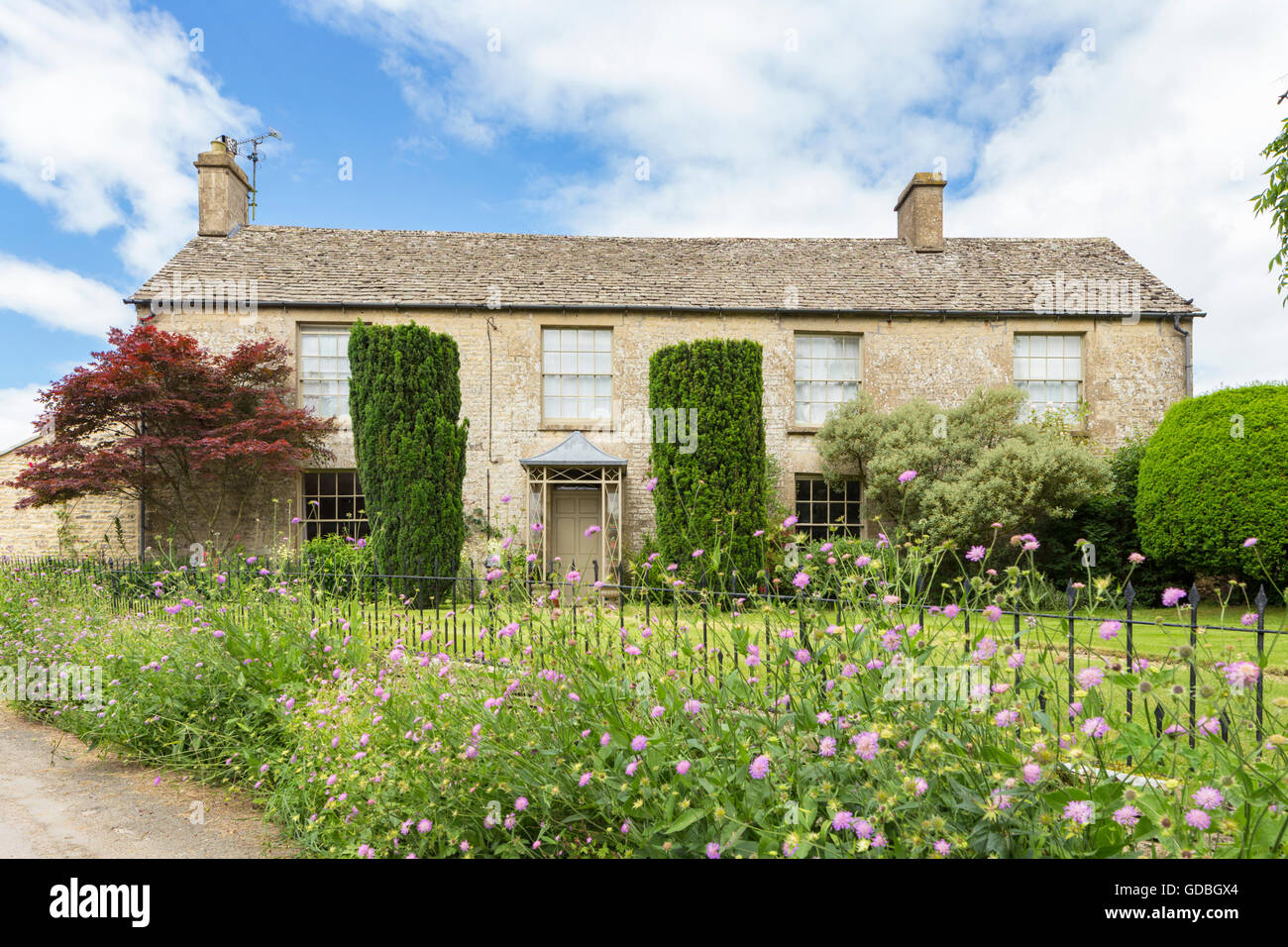 Cotswold cottage hi-res stock photography and images - Alamy
