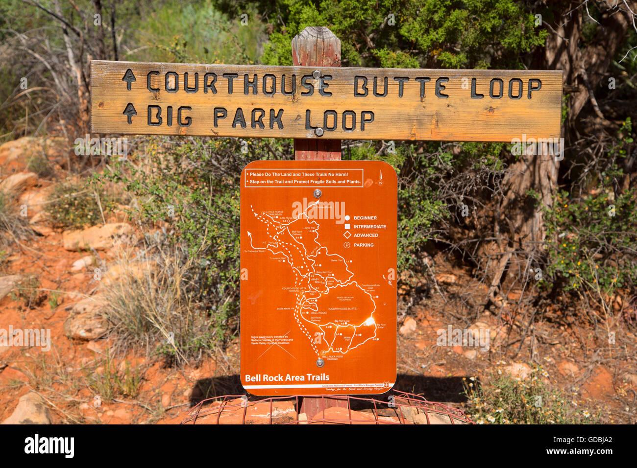 Trail sign along bell rock pathway hi-res stock photography and images ...
