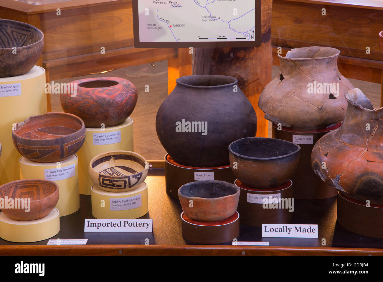 Pueblo pottery arizona hi-res stock photography and images - Alamy