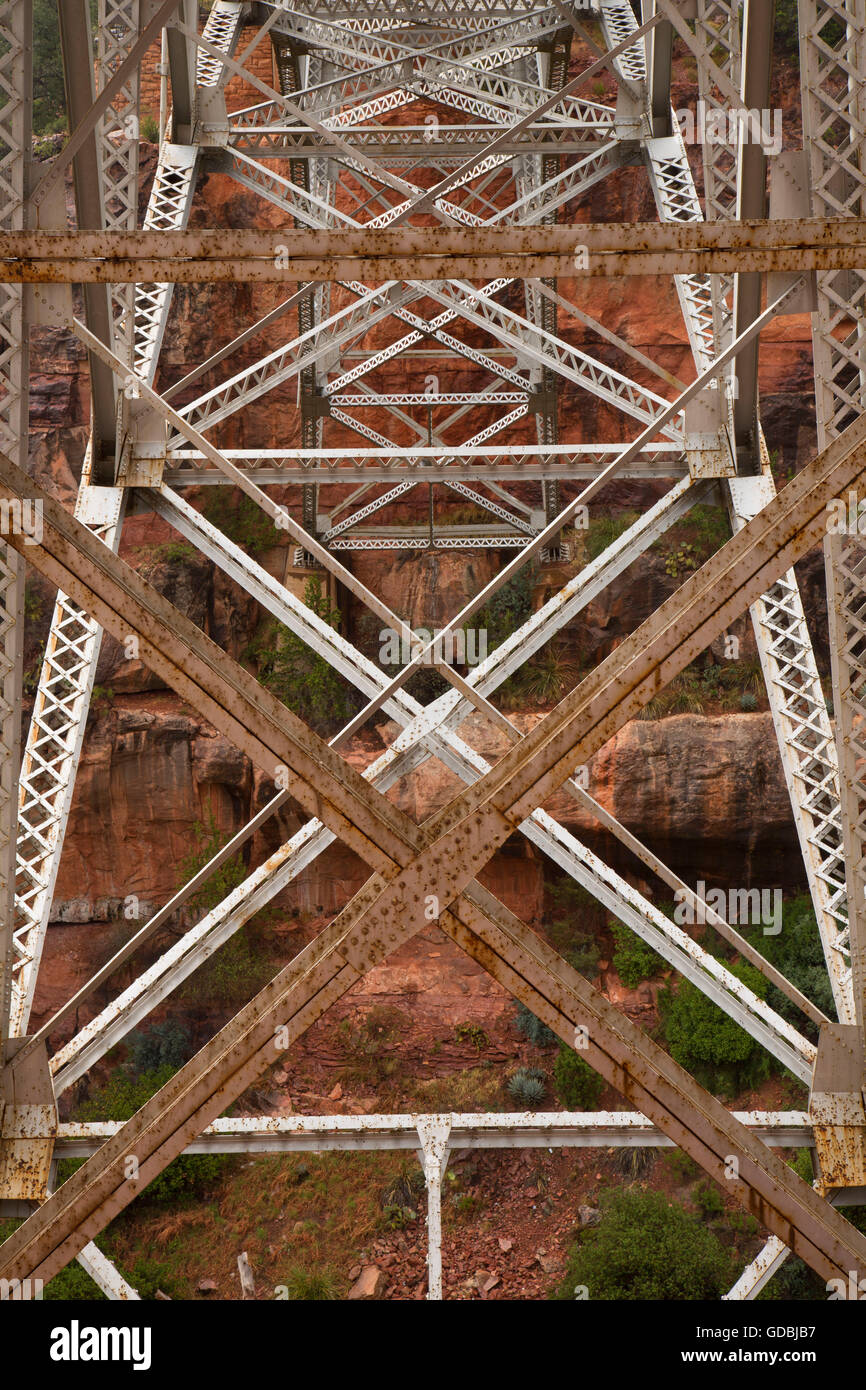 Midgley Bridge at Oak Creek Vista, Coconino National Forest, Arizona ...