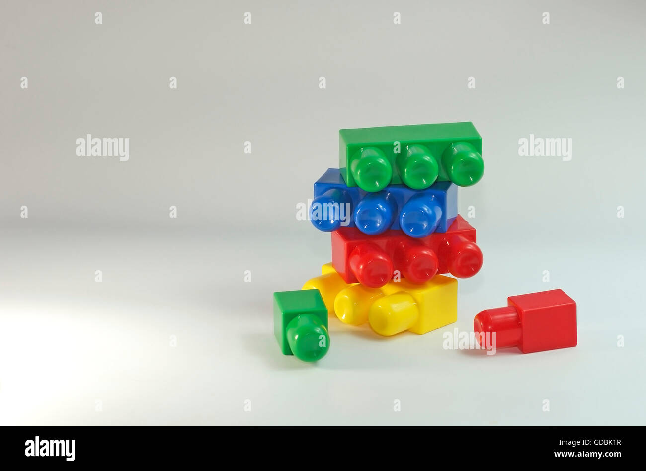 Plastic building blocks hi-res stock photography and images - Alamy