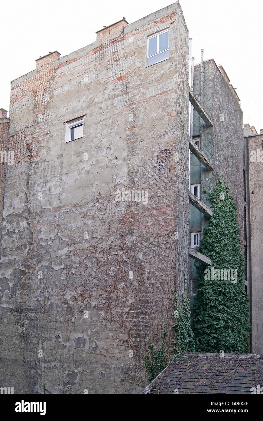 Old firewall hi-res stock photography and images - Alamy