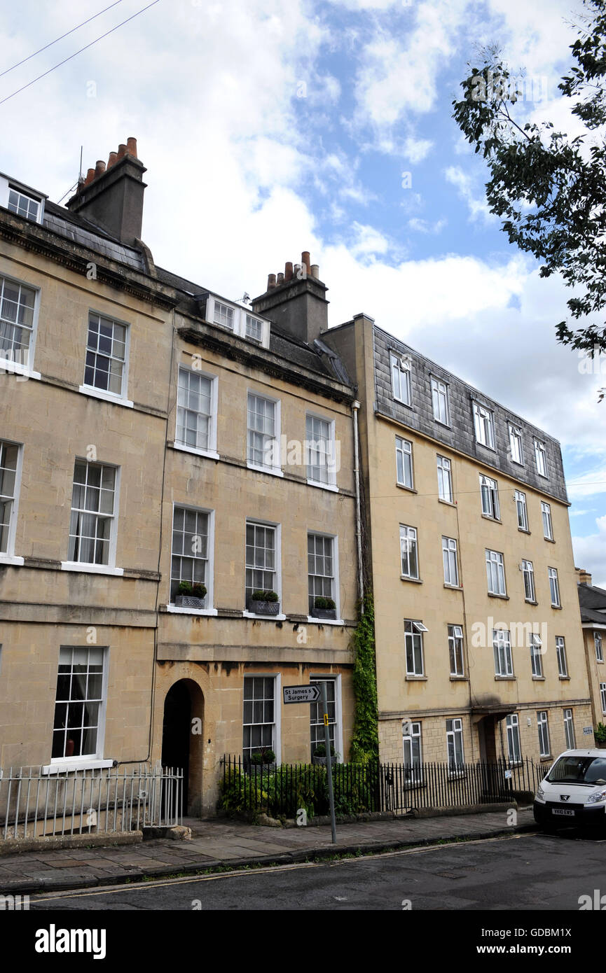 A typical Georgian townhouse in Bath with adjoining flats designed to ...