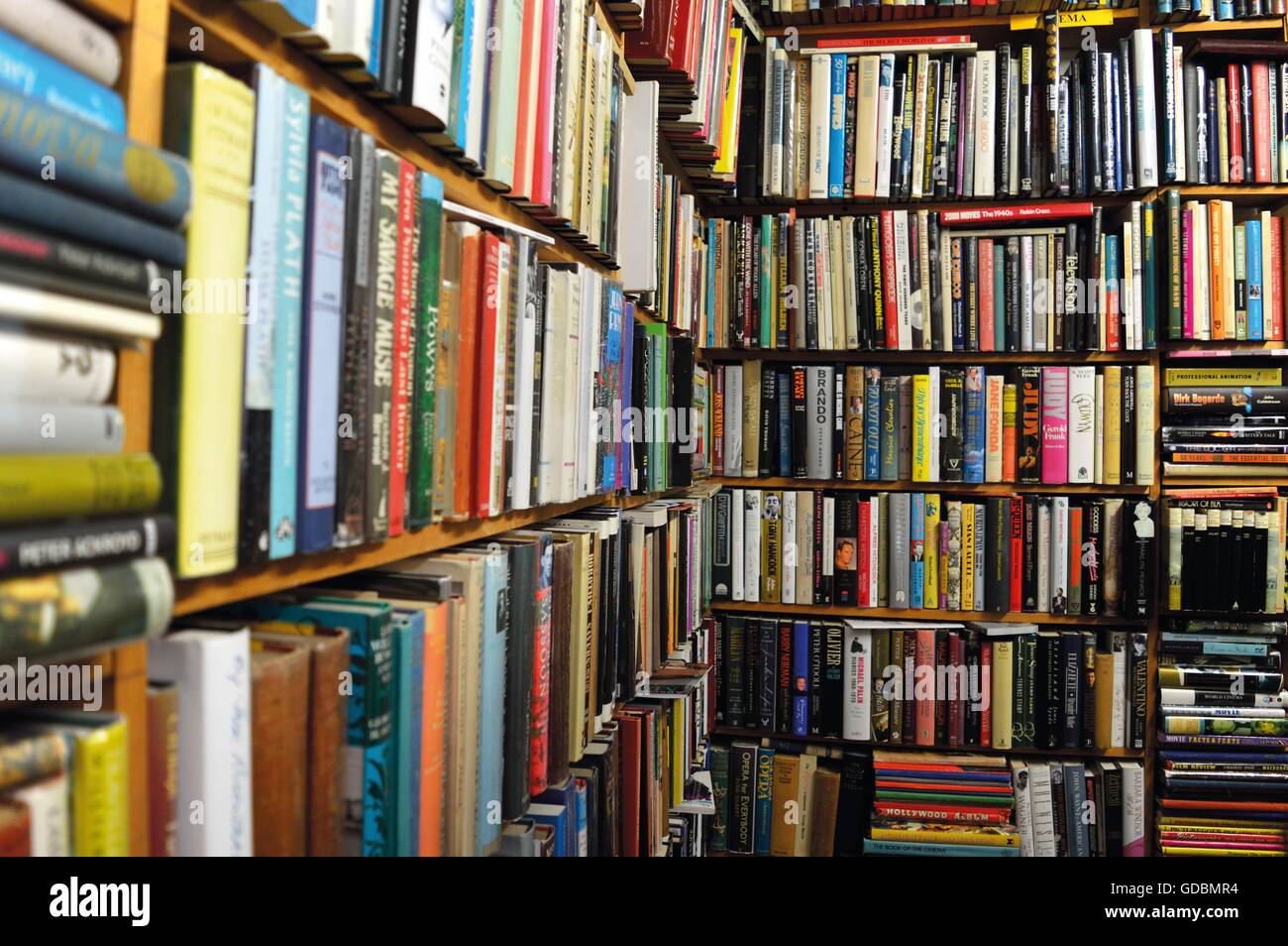 Lots books hi-res stock photography and images - Alamy