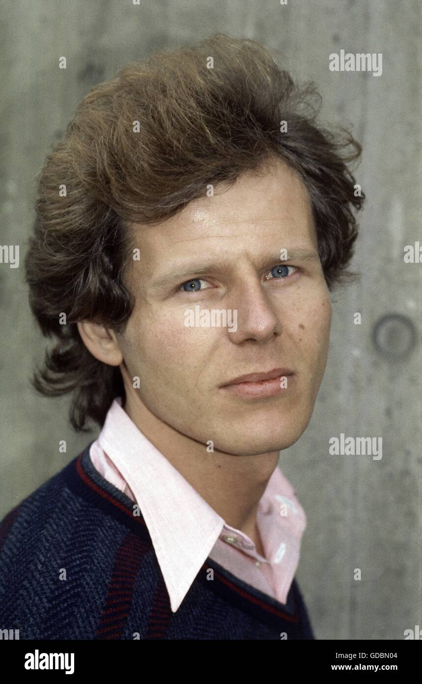 Male singer songwriter hi-res stock photography and images - Alamy