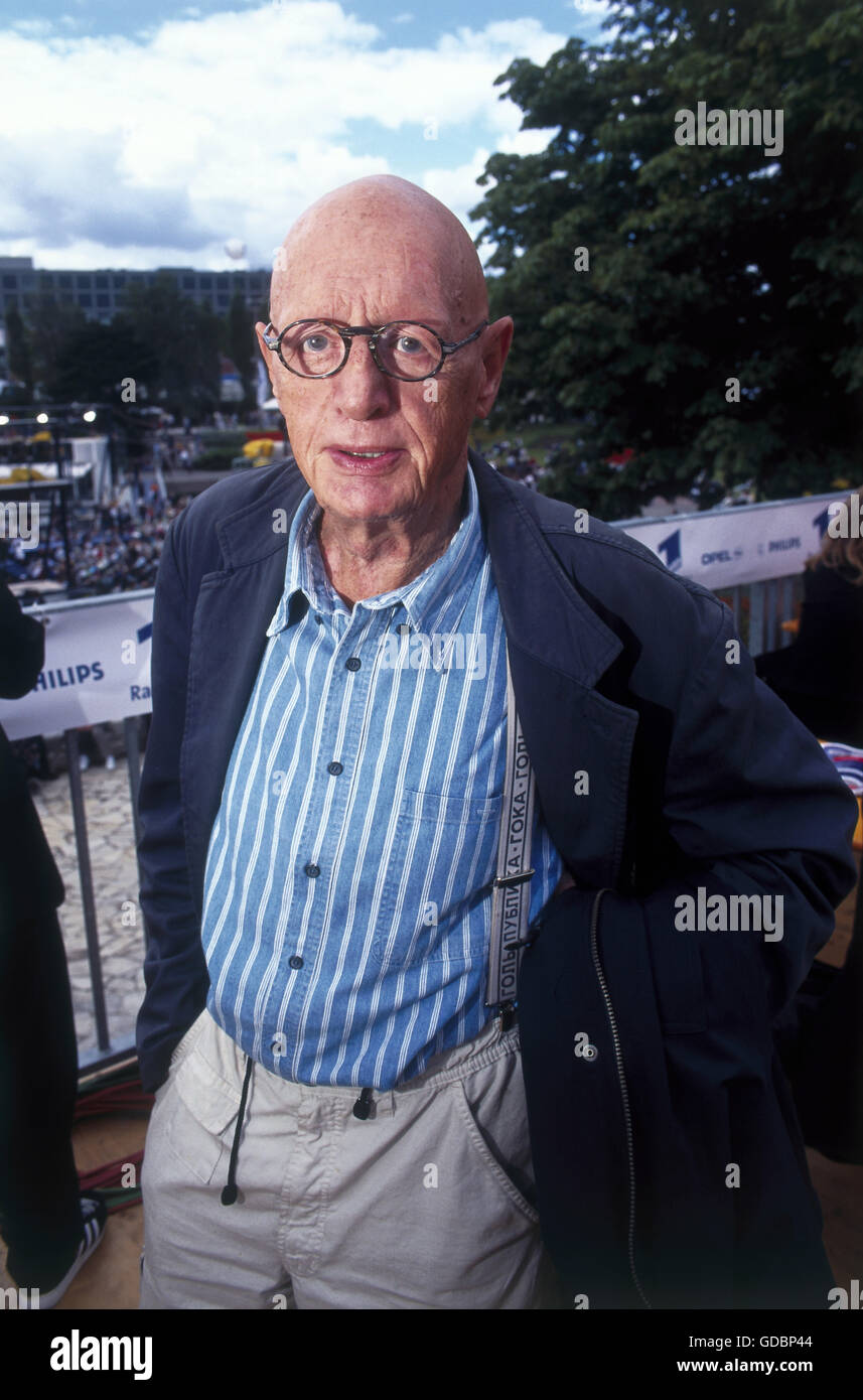 17 century eyeglasses hi-res stock photography and images - Alamy