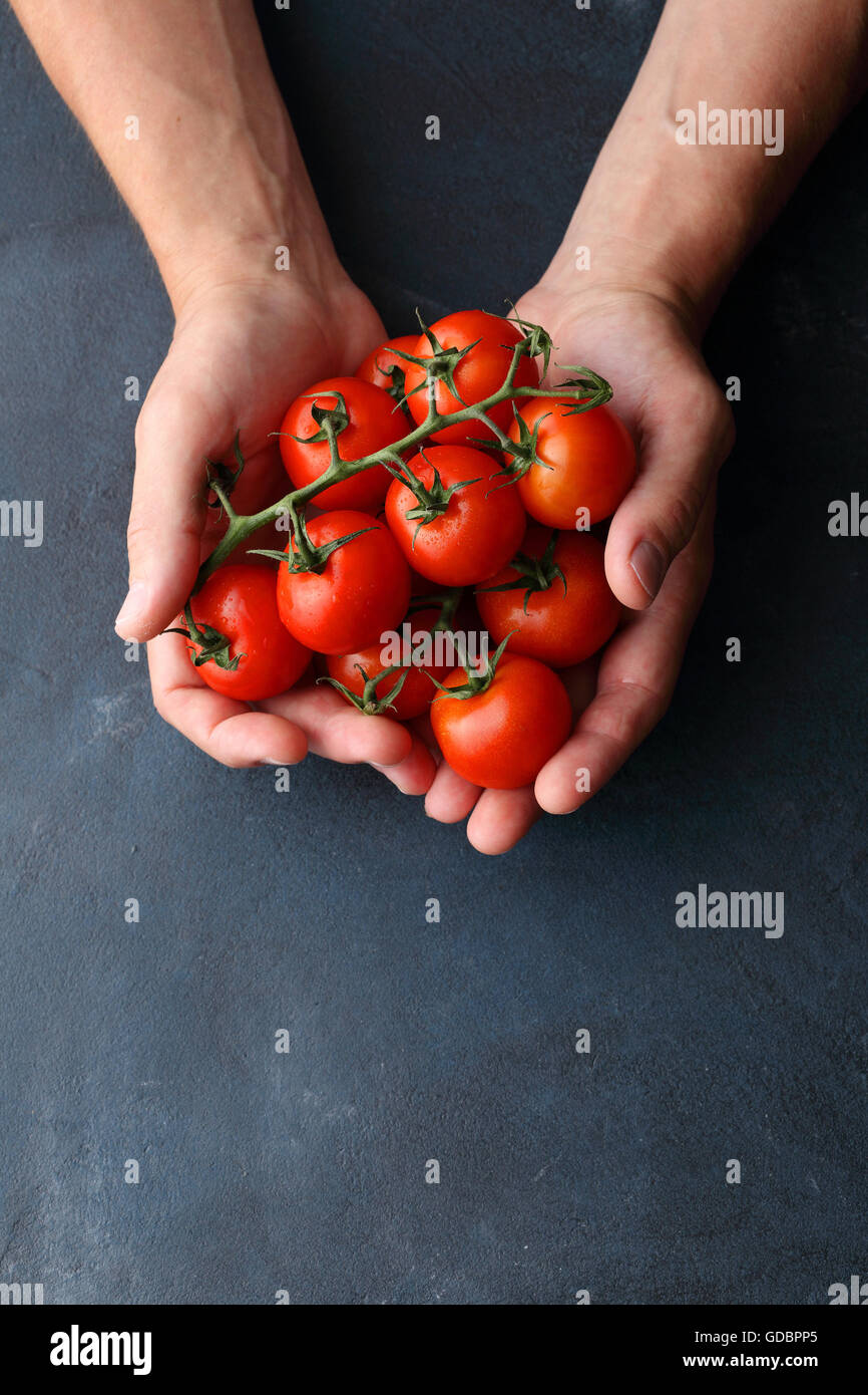 Hands black food agriculture hi-res stock photography and images - Alamy