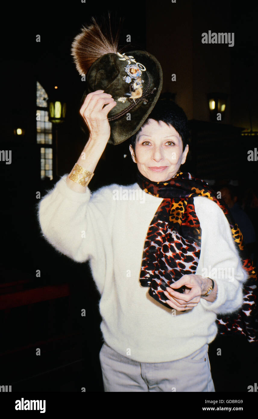 Jeanmaire, Zizi, * 29.4.1924, French dancer and singer, half length ...