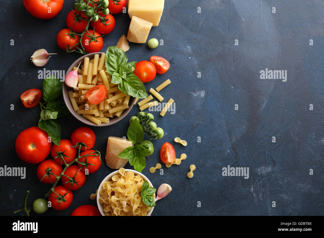 Dark food background hi-res stock photography and images - Alamy