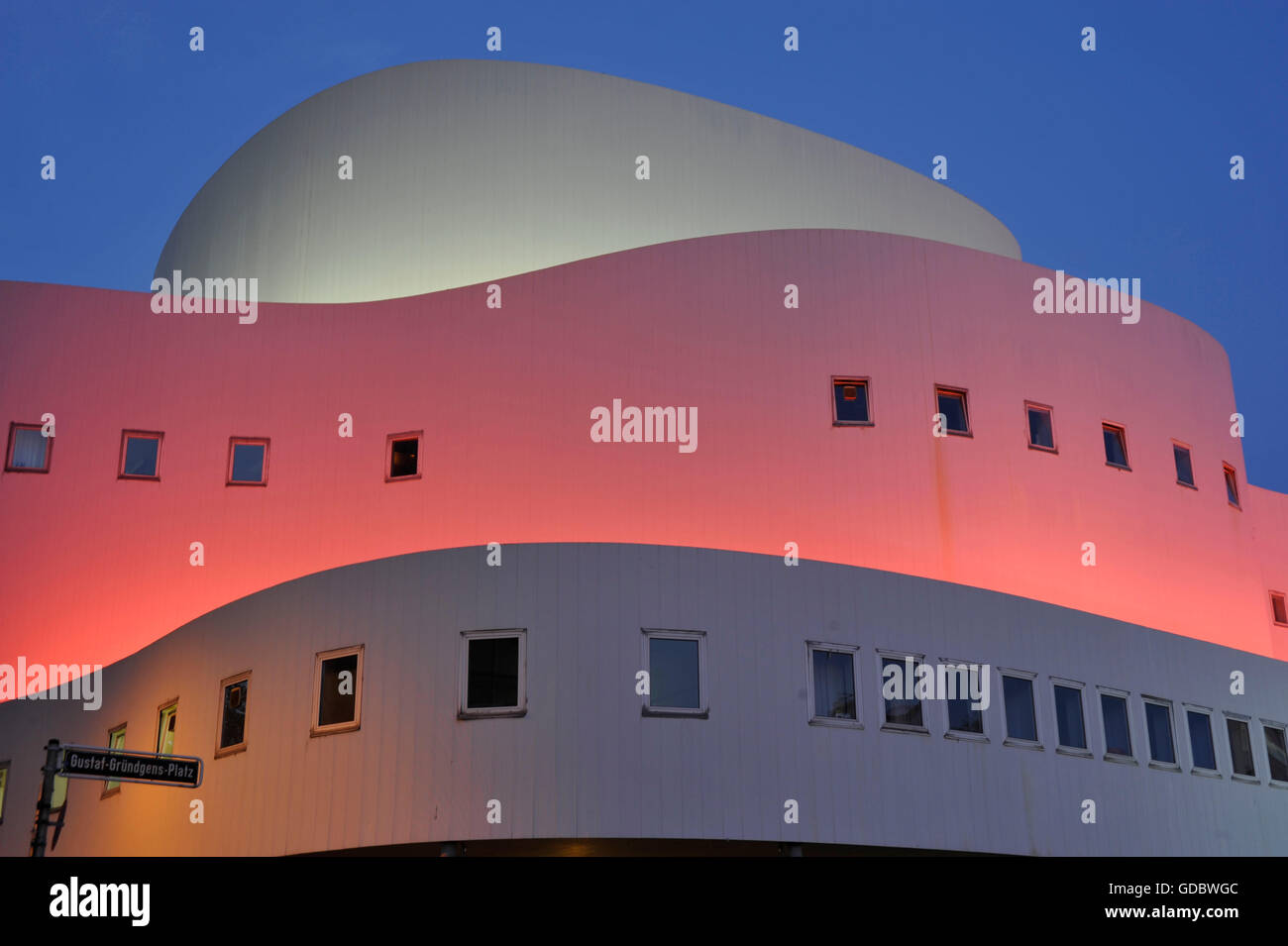Germany dusseldorf theatre architecture hi-res stock photography and ...