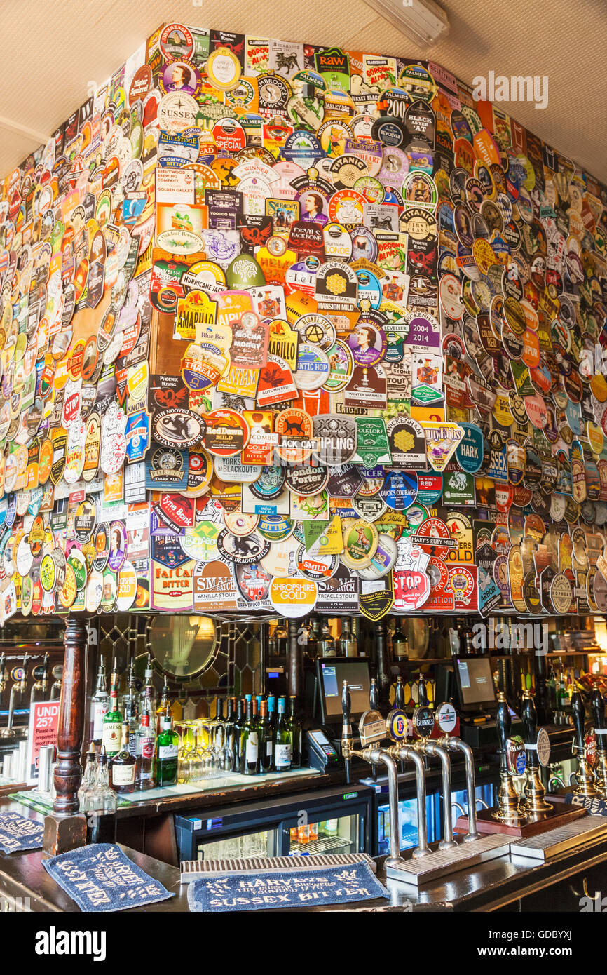 Inside london pub hi-res stock photography and images - Alamy