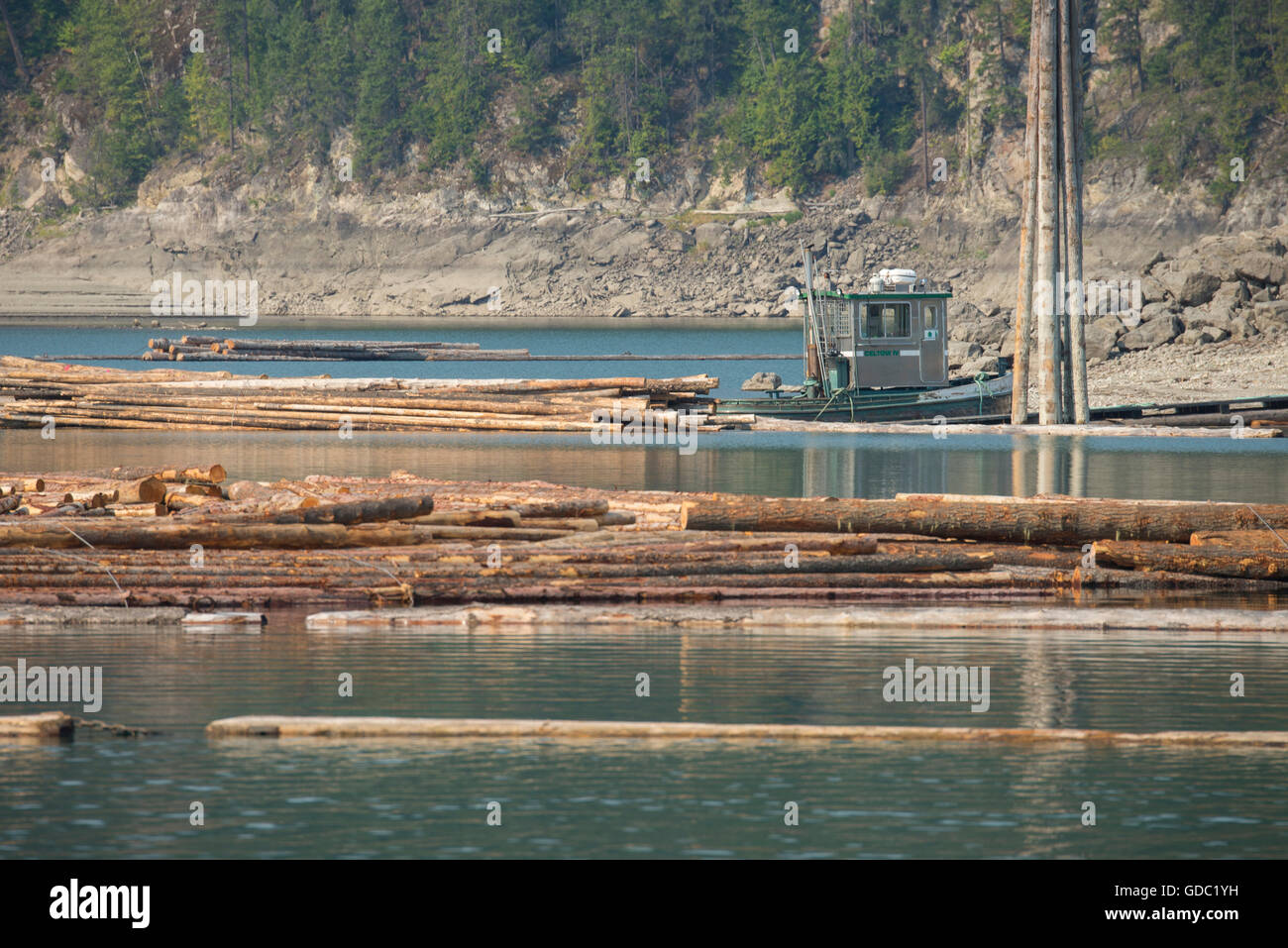 Lower arrow lake hi-res stock photography and images - Alamy