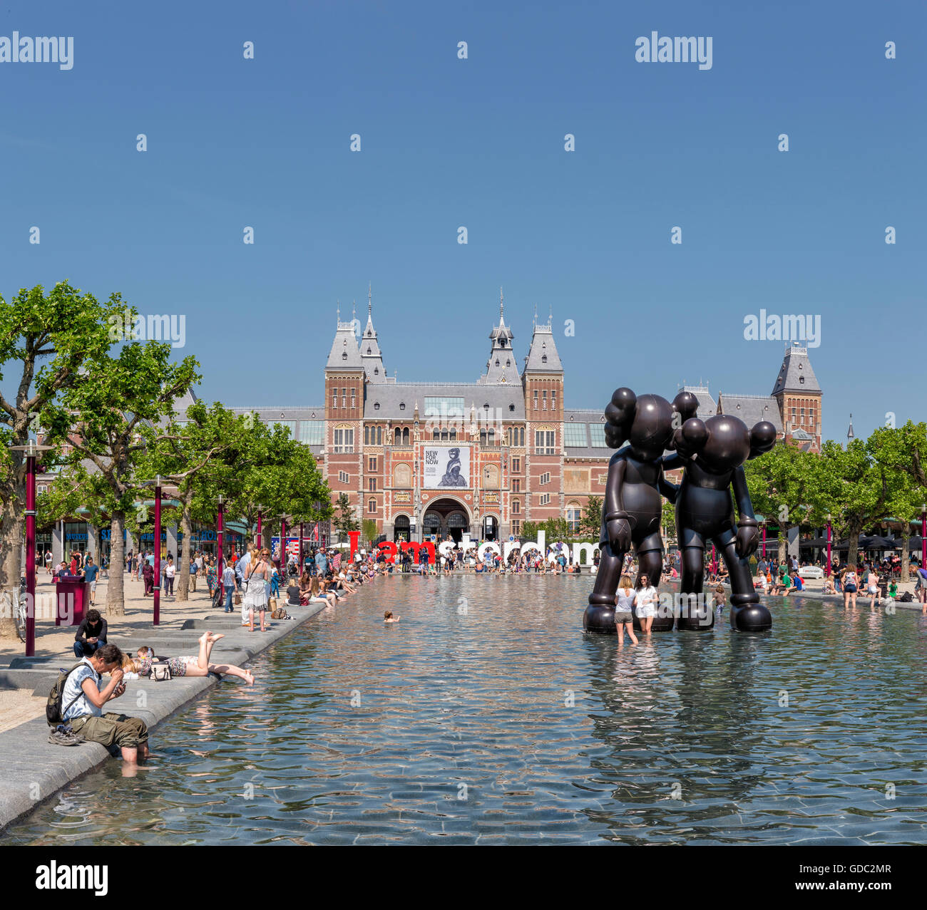 Museum square with the pond in front of the Rijksmuseum Stock Photo - Alamy