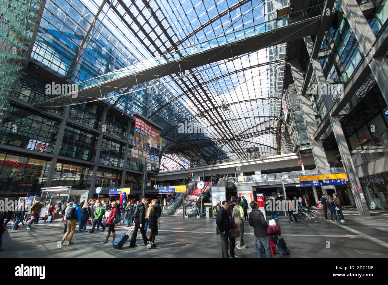 Berlin central station hi-res stock photography and images - Alamy