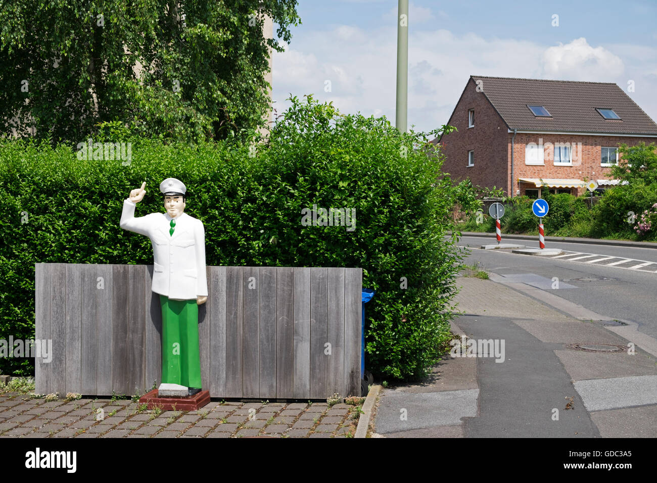 Garden dummy hi-res stock photography and images - Alamy