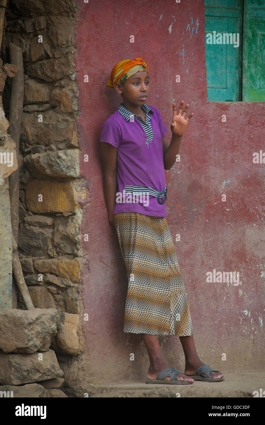 Ethiopian teenage girl outside her home, Addi Arkay, Amhara, Ethiopia ...