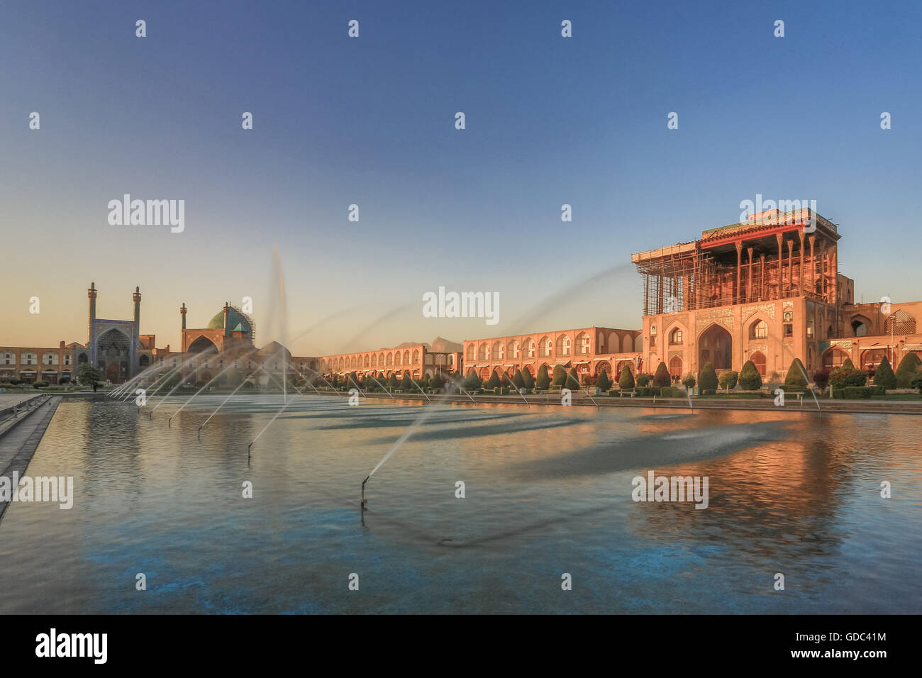 Shah square hi-res stock photography and images - Alamy