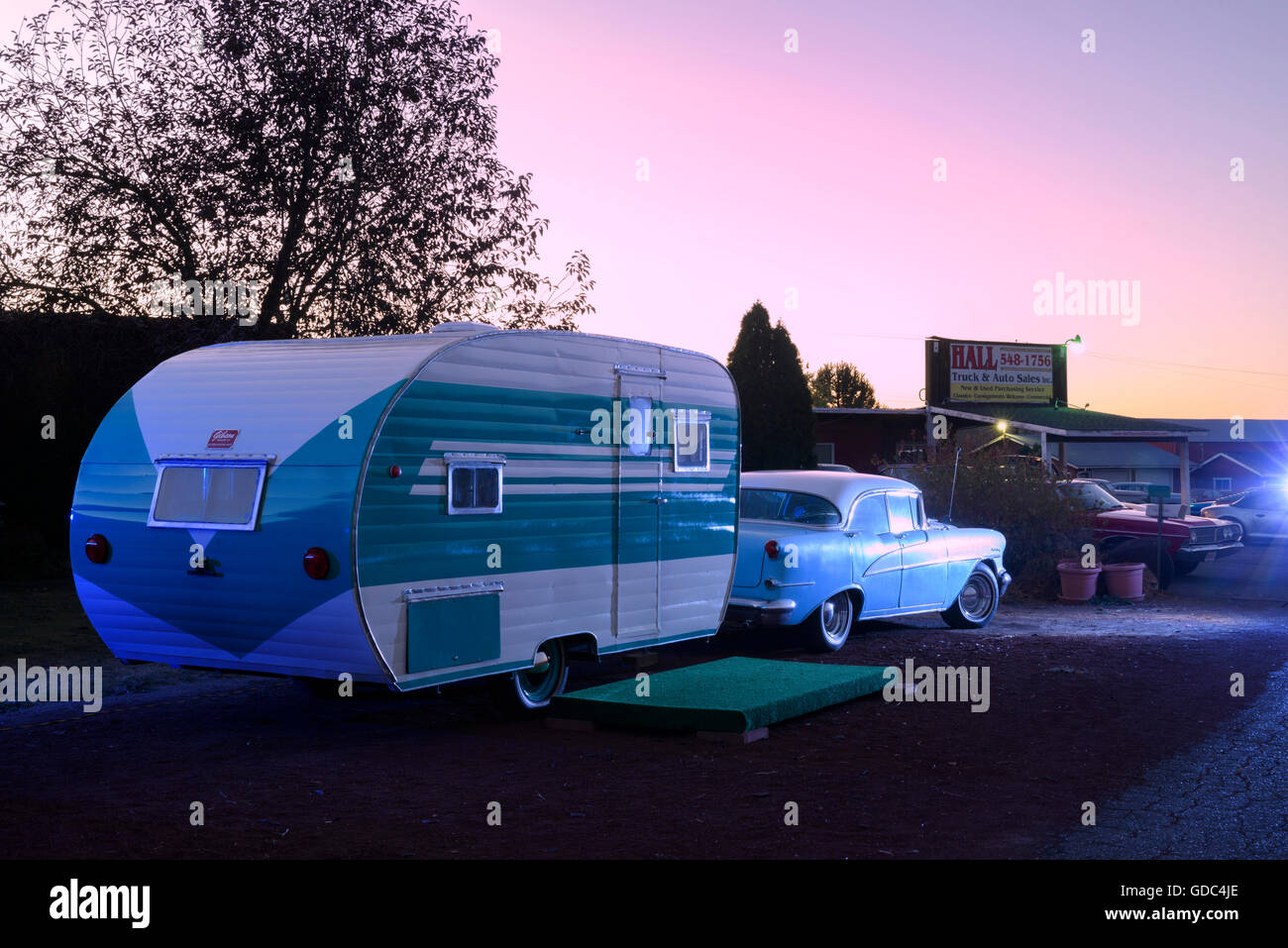 Vintage camper trailer hi-res stock photography and images - Alamy