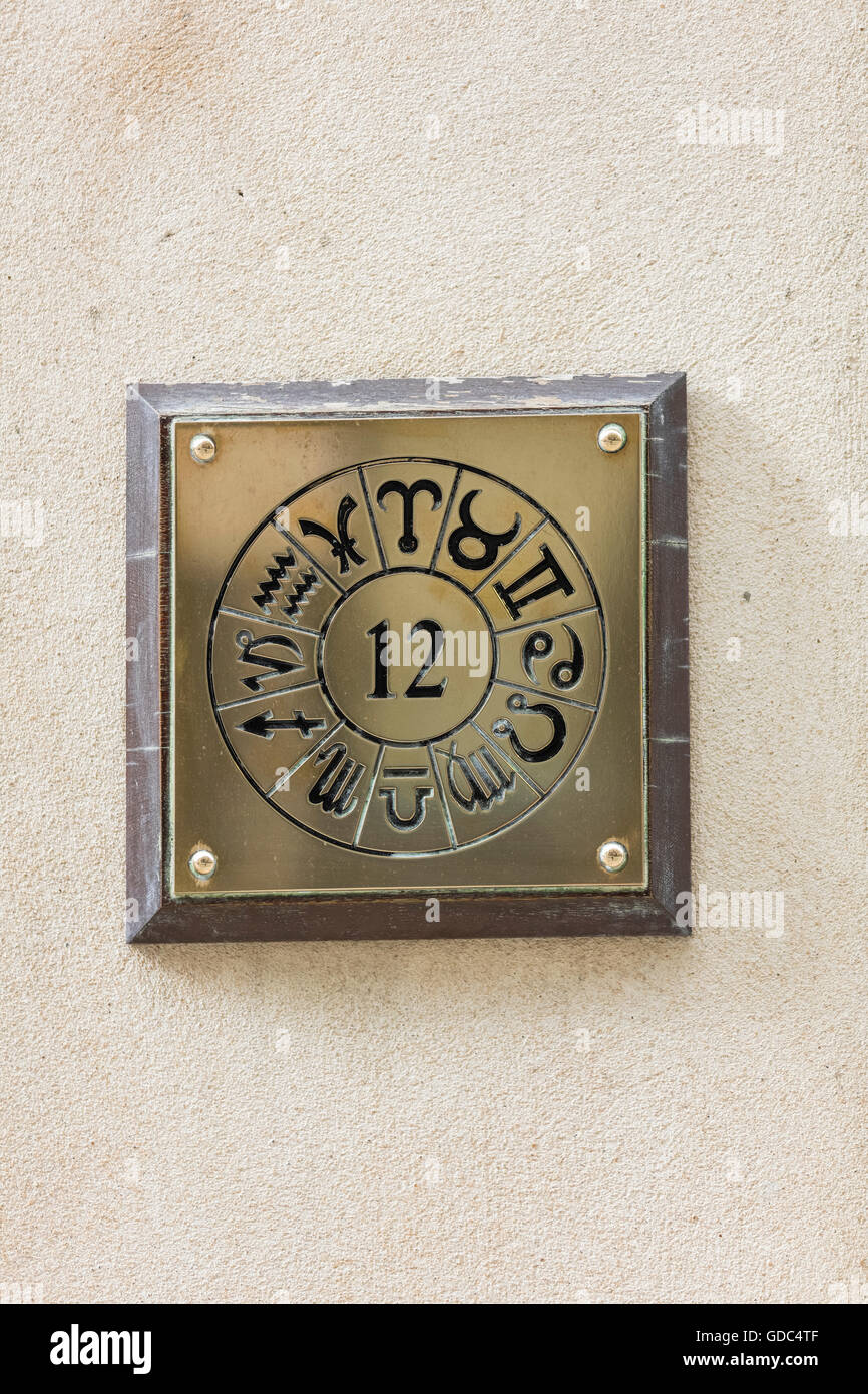 Magic circle hi-res stock photography and images - Alamy