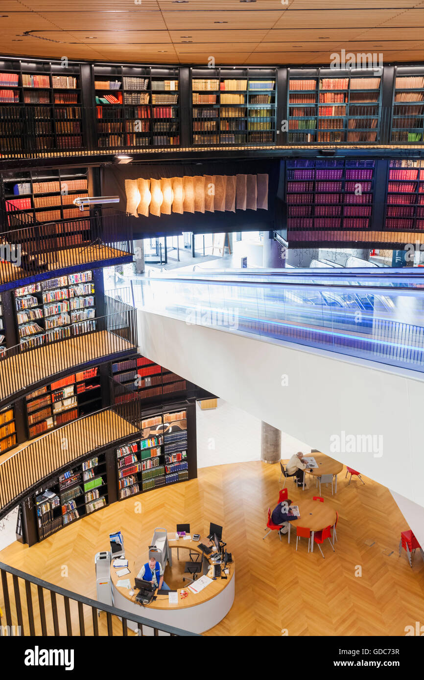 Interior view library birmingham uk hi-res stock photography and images ...