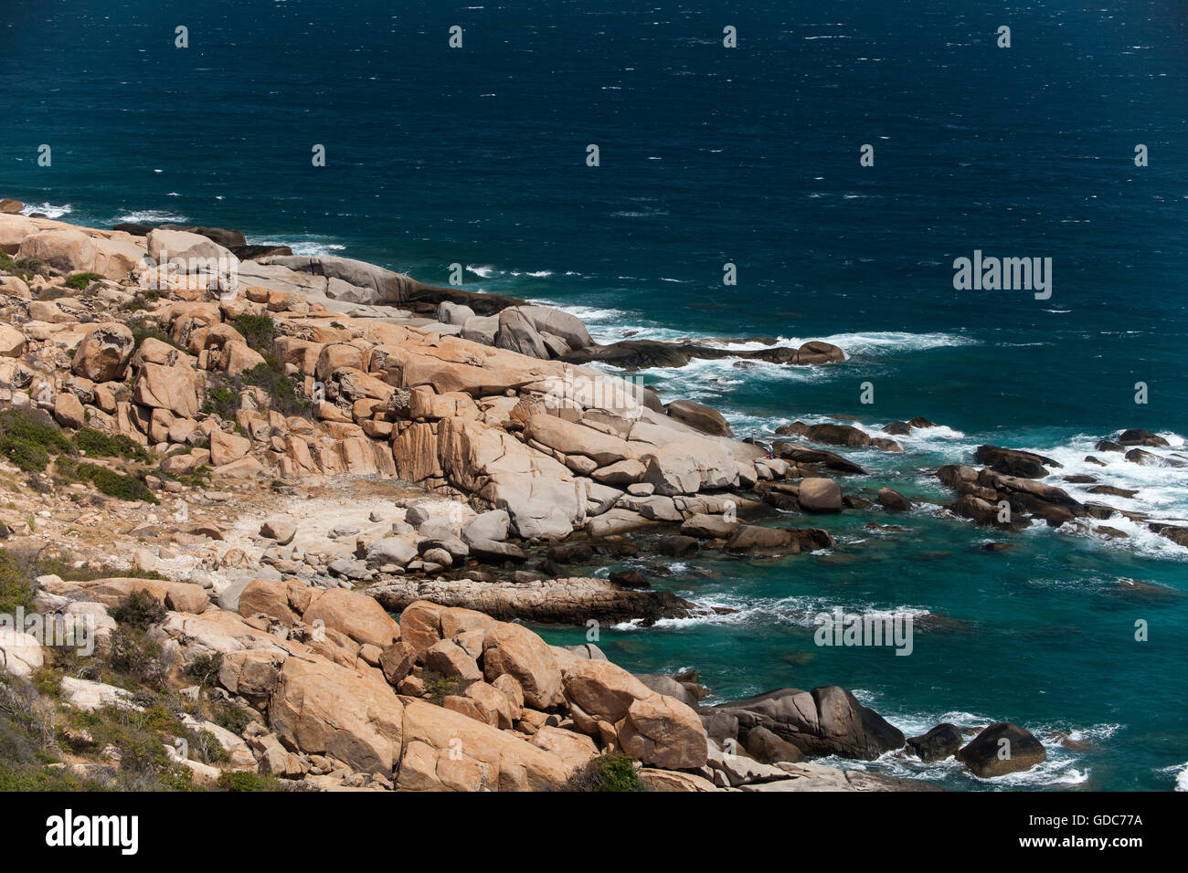 Rocky steep coast in the china sea hi-res stock photography and images ...