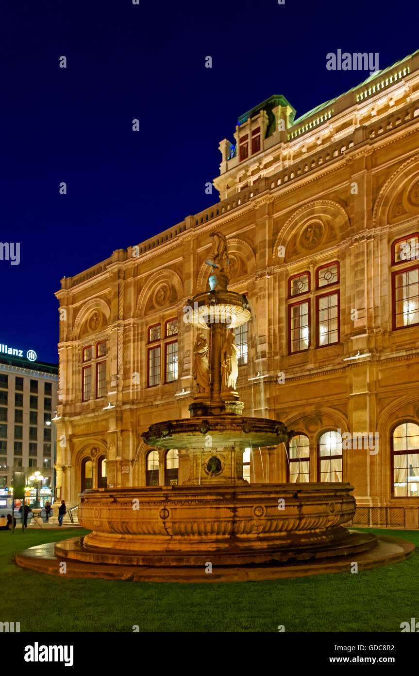Opera well hi-res stock photography and images - Alamy