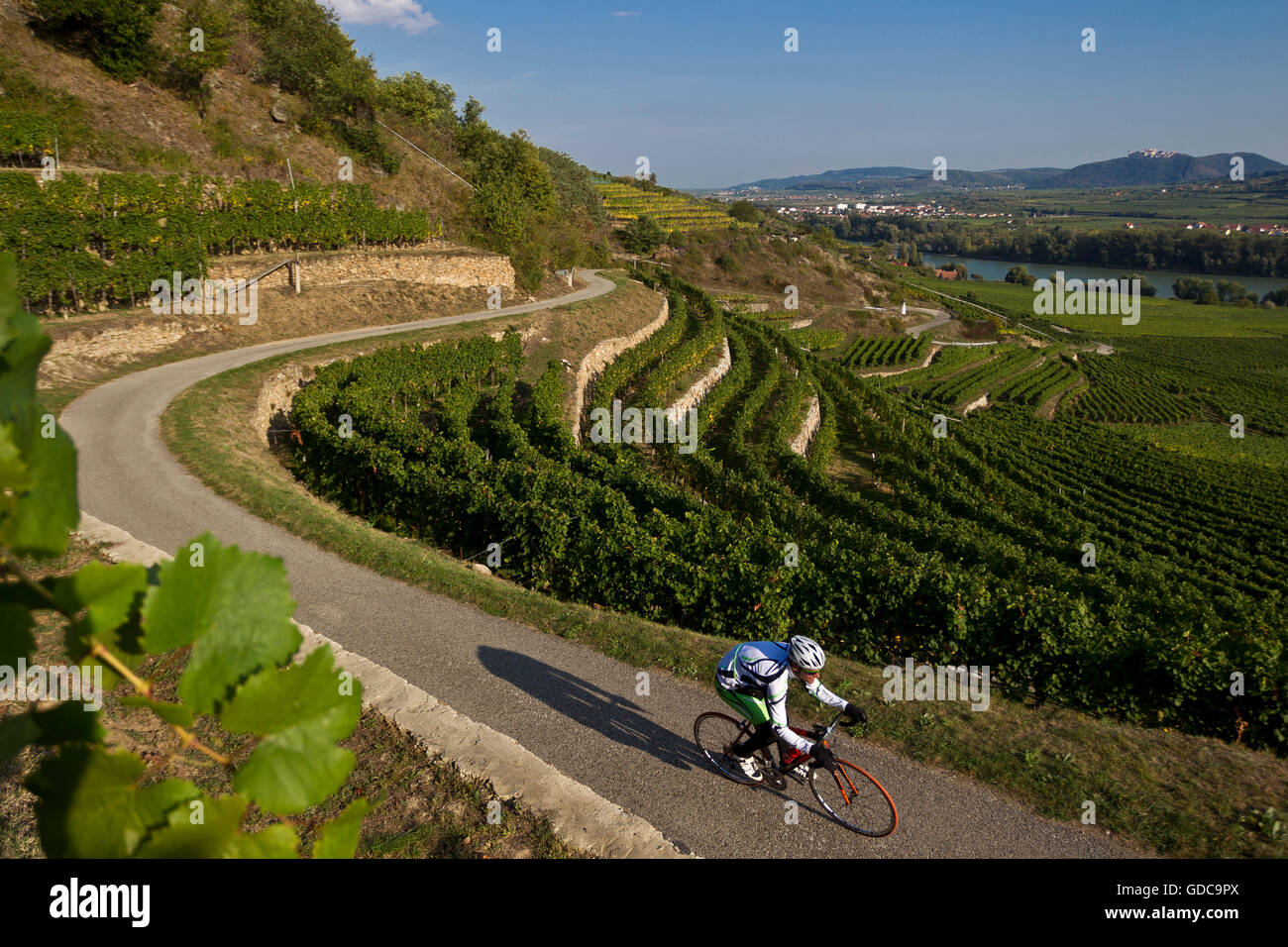 Curve cycle hi-res stock photography and images - Alamy