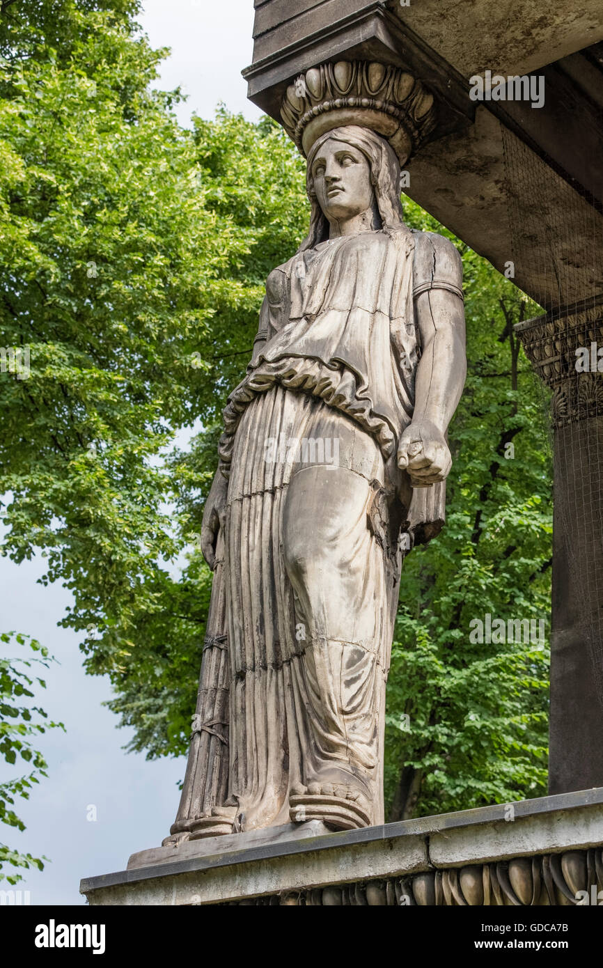 Statue at st pancras hi-res stock photography and images - Alamy