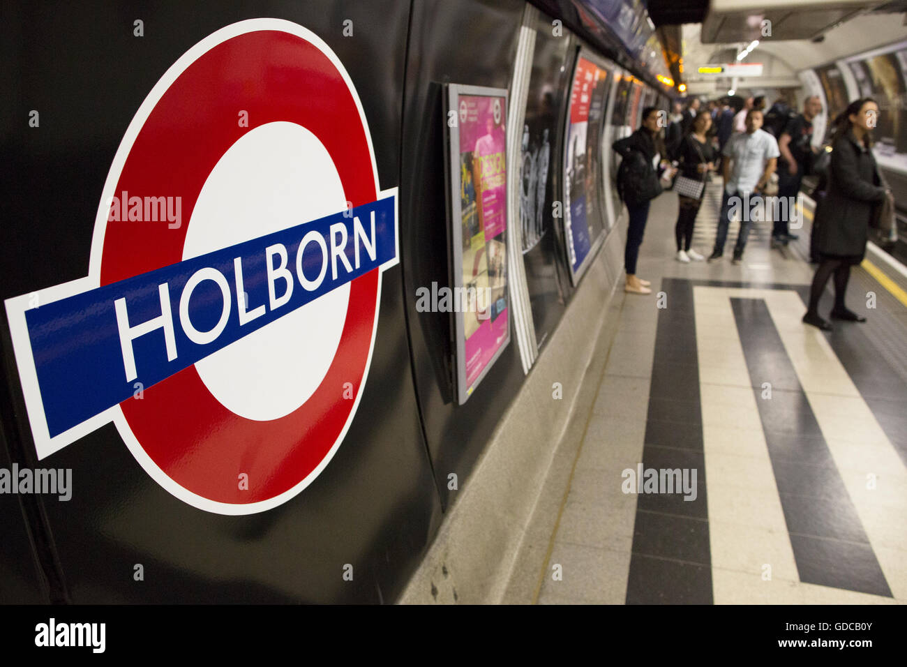 Holborn underground station hi-res stock photography and images - Alamy
