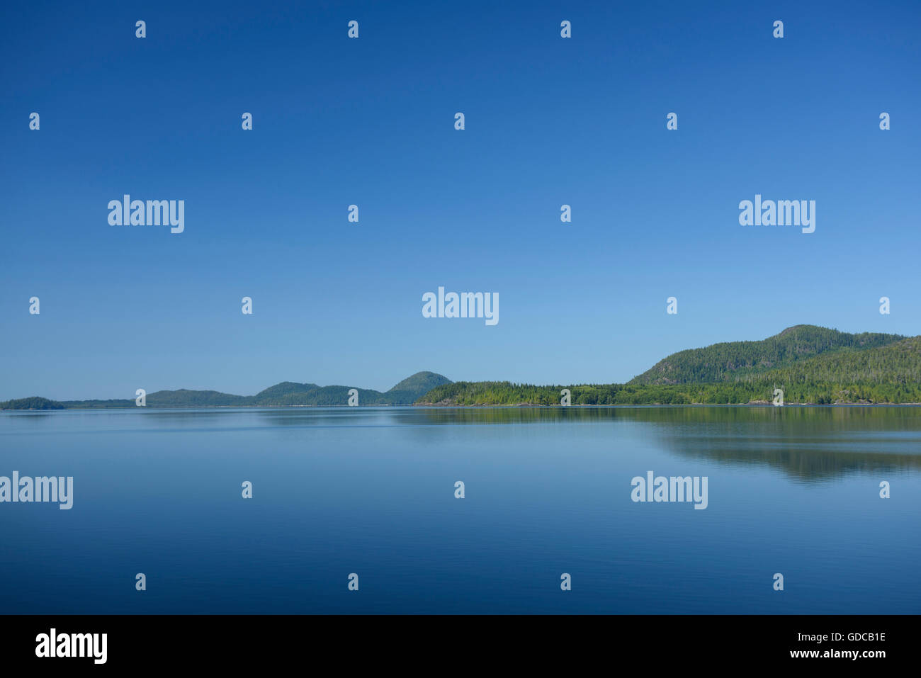 Blue lake hi-res stock photography and images - Alamy