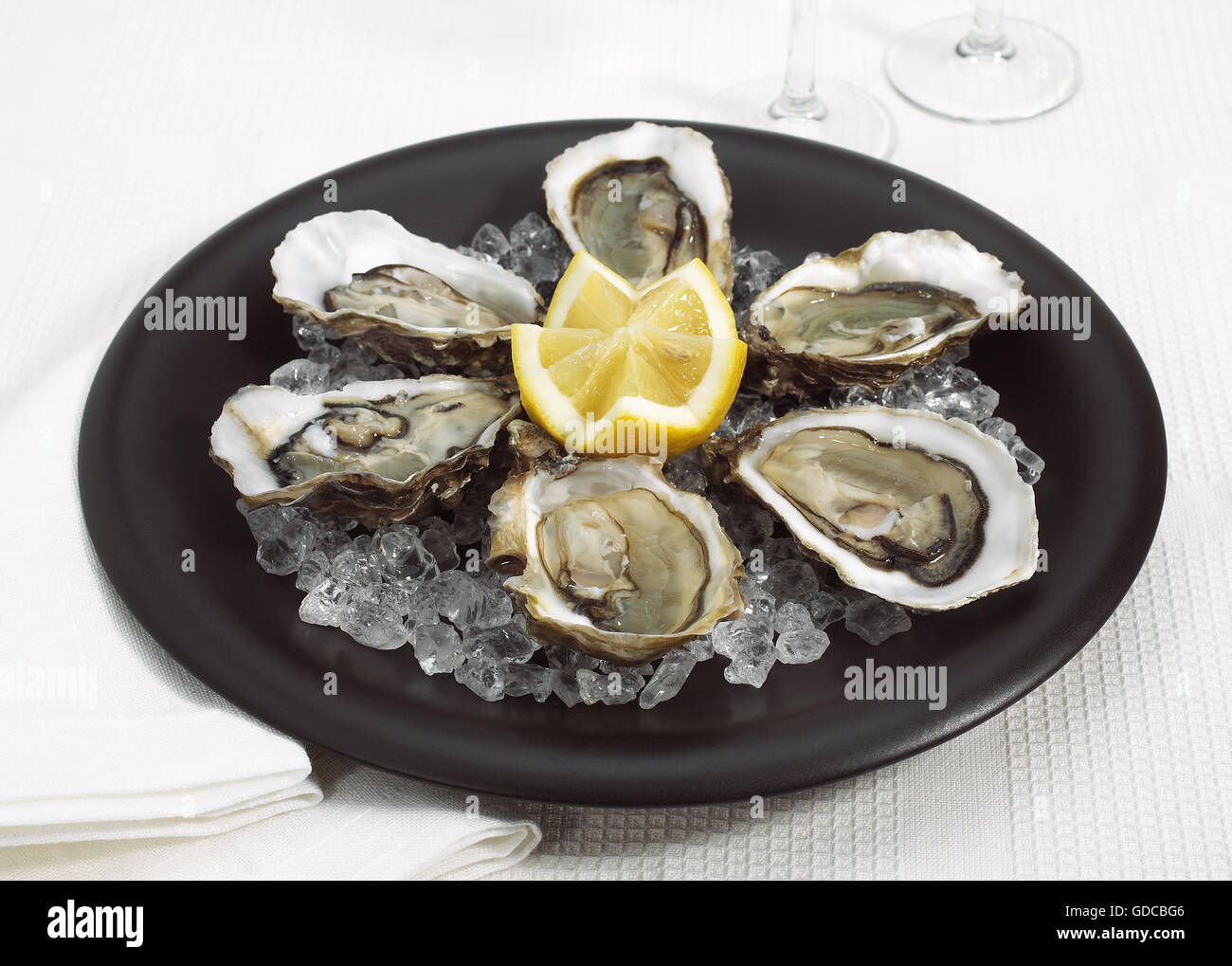 Oyster dishes hi-res stock photography and images - Alamy