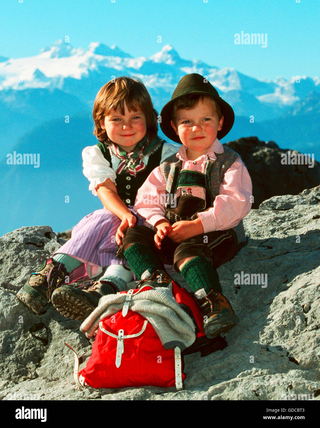 Retro costume hi-res stock photography and images - Alamy