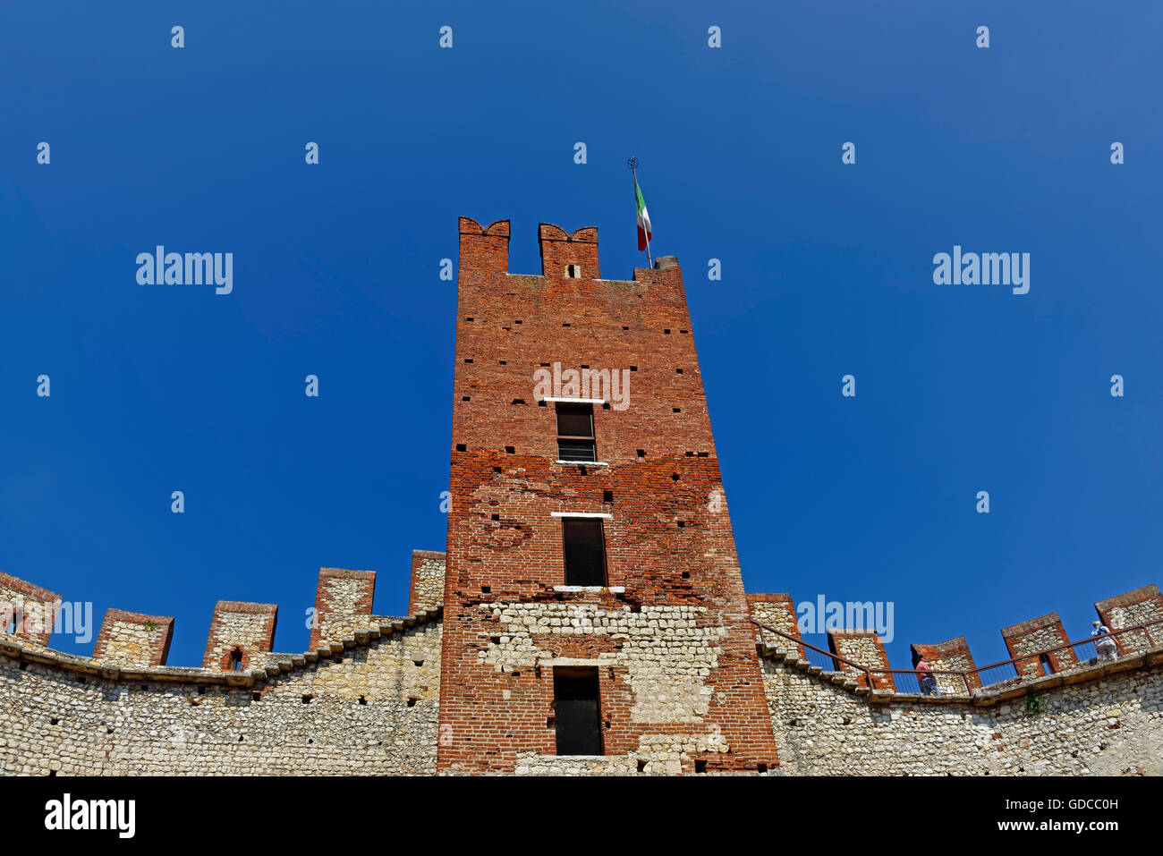 Castello medievale medievale hi-res stock photography and images - Alamy