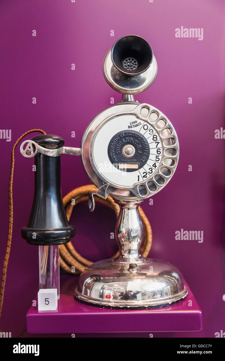 Strowger desk telephone dated 1905 hi-res stock photography and images ...