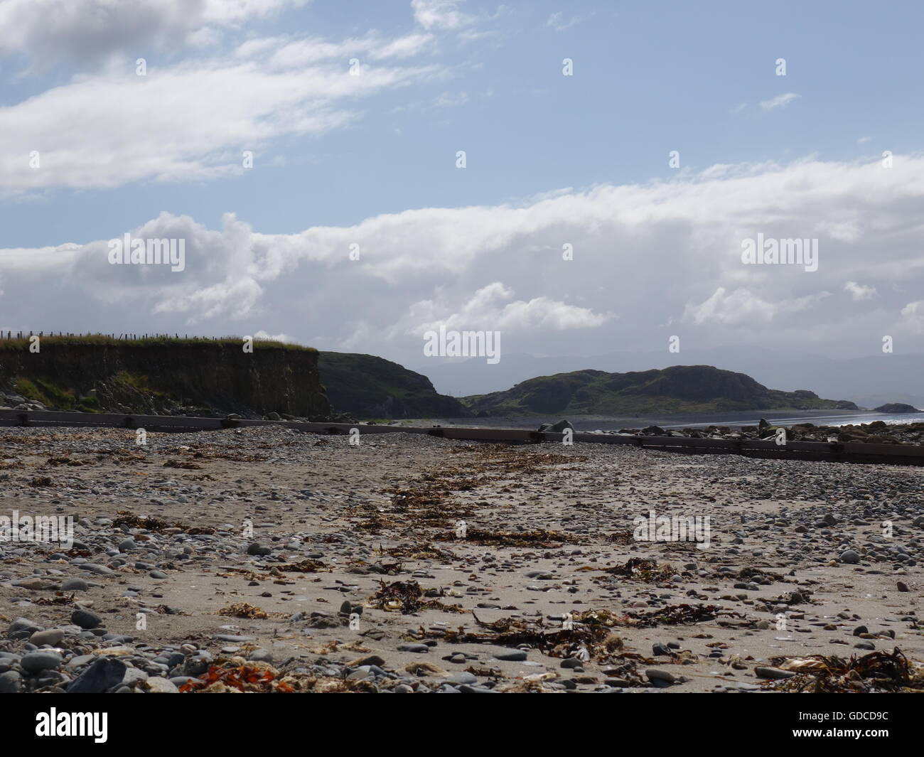 A rocky Welsh beach Stock Photo - Alamy