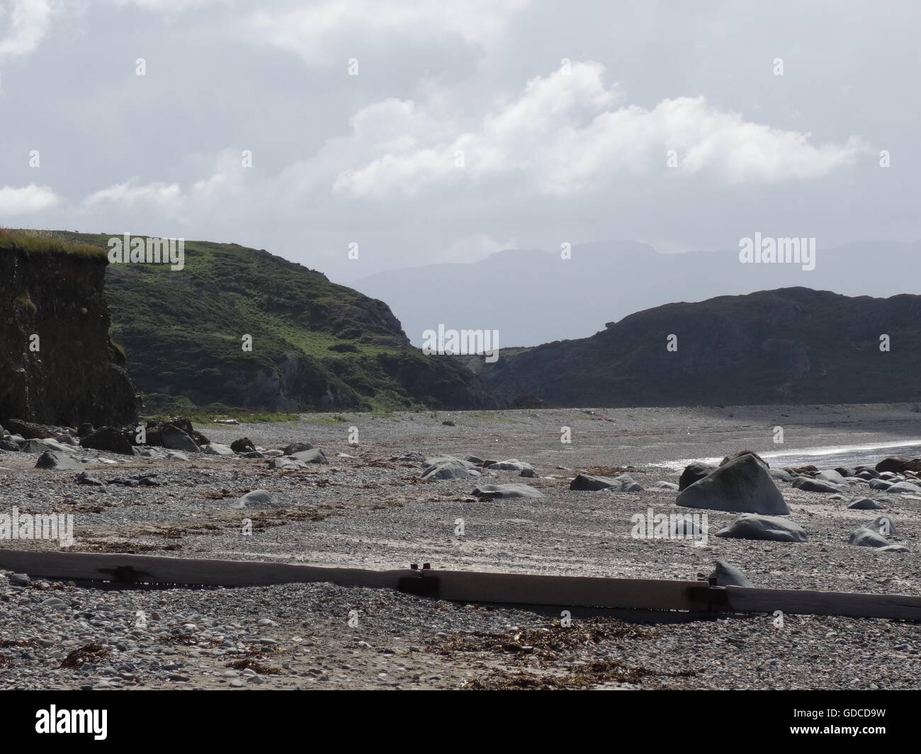 A rocky Welsh beach Stock Photo - Alamy