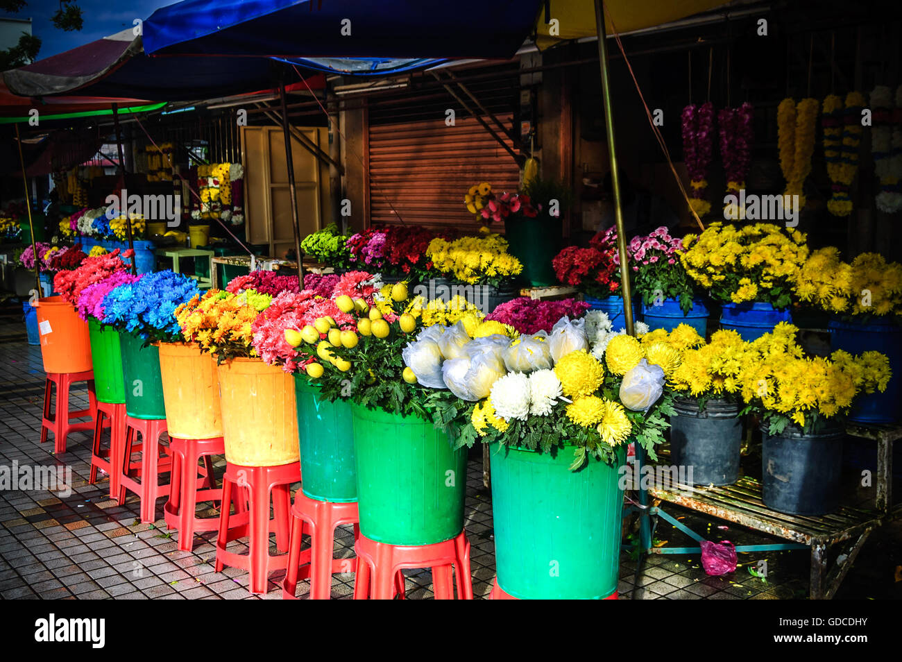 Floral stall hi-res stock photography and images - Alamy