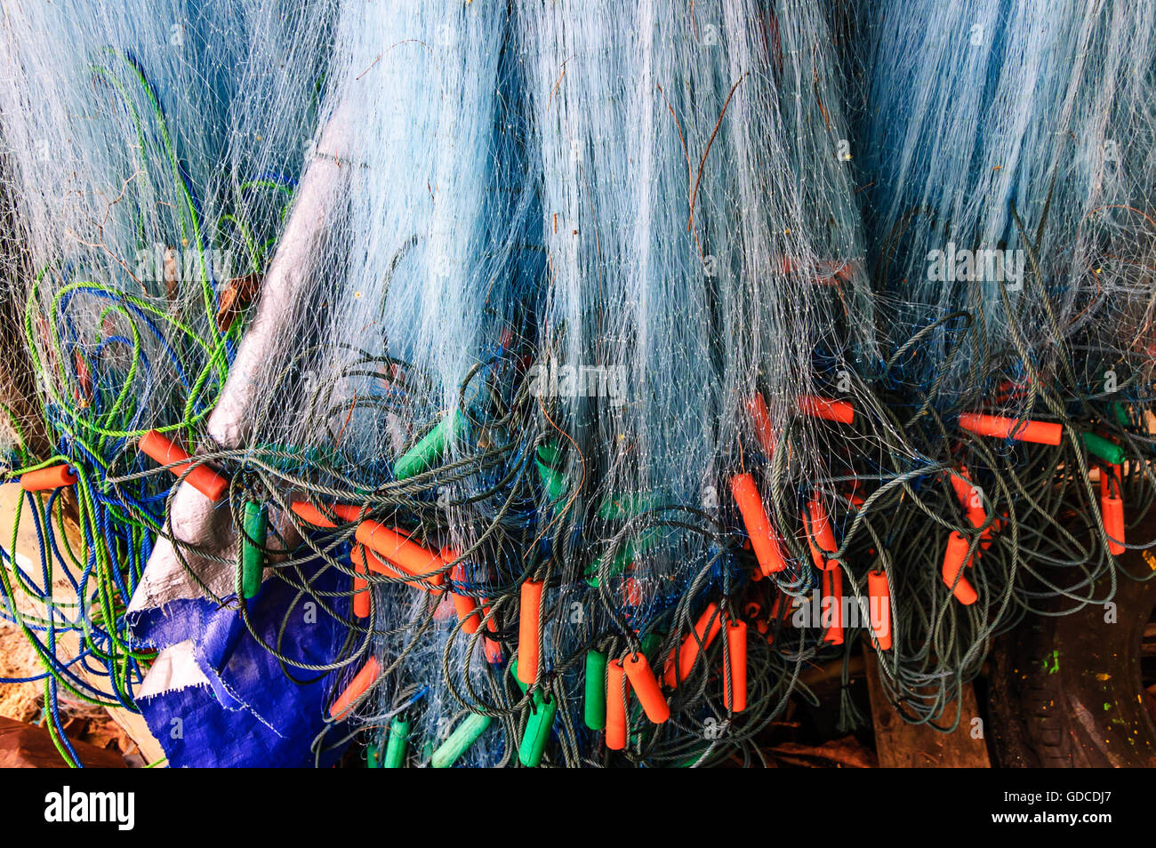 Hanging fishing nets hi-res stock photography and images - Alamy