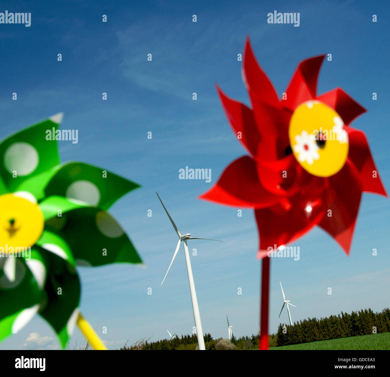 Pinwheels in front of wind turbines, symbolic image wind energy Stock ...