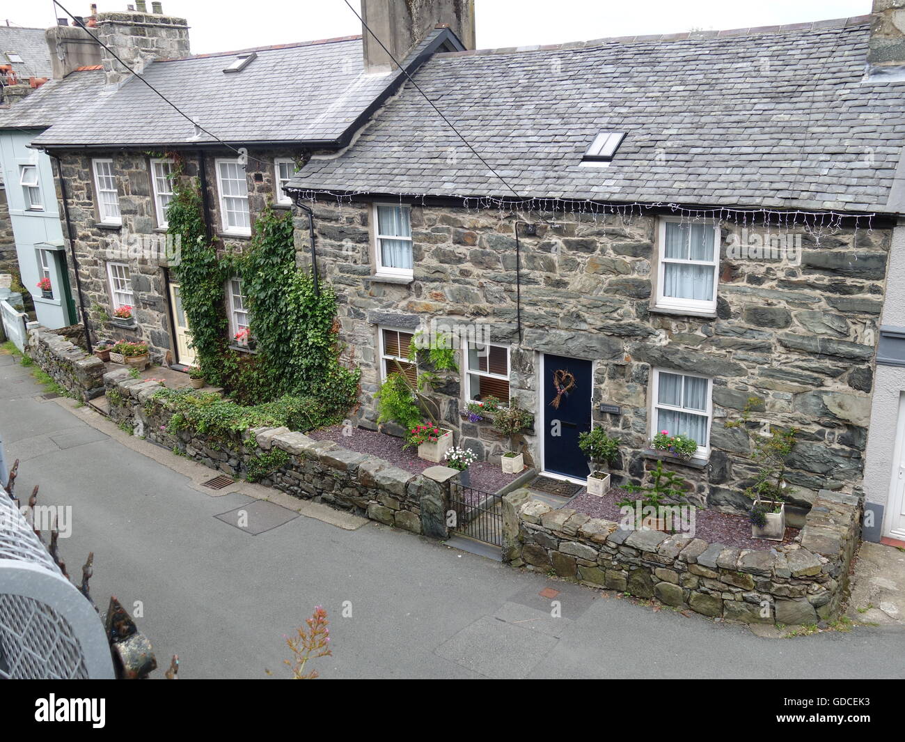 Rock stone houses hi-res stock photography and images - Alamy