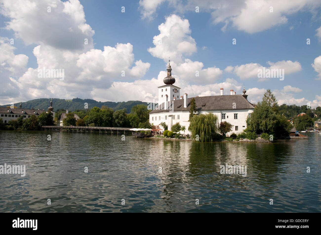 Schloss Orth Castle on Lake Traunsee in Gmunden, Salzkammergut Region ...